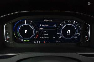 Black Volkswagen Passat 2021 in Vilnius, with an engine capacity of 1.40 L and mileage of 146 thousand km for 18900 €, photo 11 on AUTOMOTO.COM.LV