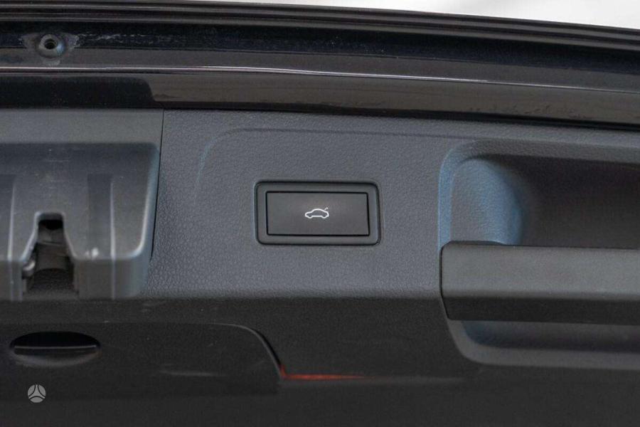Black Volkswagen Passat 2021 in Vilnius, with an engine capacity of 1.40 L and mileage of 146 thousand km for 18900 €, photo 20 on AUTOMOTO.COM.LV