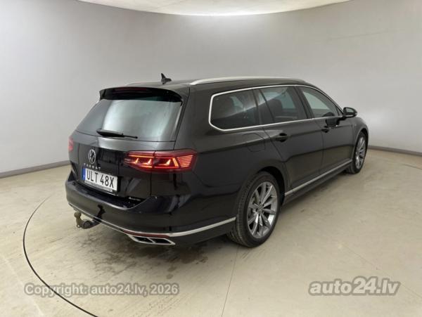 Black Volkswagen Passat 2021 in Tallinn, with an engine capacity of 2.00 L and mileage of 116 thousand km for 24990 €, photo 4 on AUTOMOTO.COM.LV