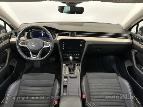 Black Volkswagen Passat 2021 in Tallinn, with an engine capacity of 2.00 L and mileage of 116 thousand km for 24990 €, photo 6 on AUTOMOTO.COM.LV