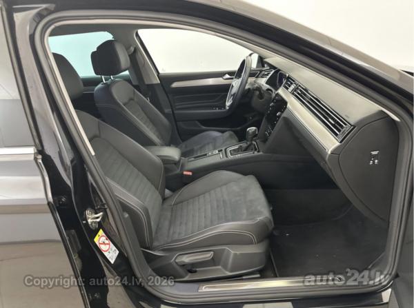 Black Volkswagen Passat 2021 in Tallinn, with an engine capacity of 2.00 L and mileage of 116 thousand km for 24990 €, photo 7 on AUTOMOTO.COM.LV