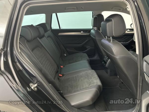 Black Volkswagen Passat 2021 in Tallinn, with an engine capacity of 2.00 L and mileage of 116 thousand km for 24990 €, photo 8 on AUTOMOTO.COM.LV