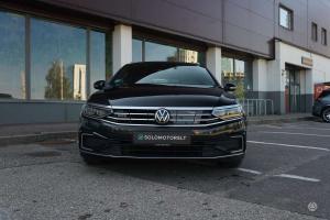 Black Volkswagen Passat 2021 in Vilnius, with an engine capacity of 1.40 L and mileage of 197 thousand km for 16250 €, photo 10 on AUTOMOTO.COM.LV