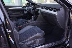 Black Volkswagen Passat 2021 in Vilnius, with an engine capacity of 1.40 L and mileage of 197 thousand km for 16250 €, photo 16 on AUTOMOTO.COM.LV