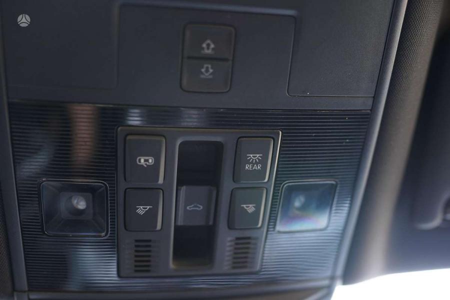 Black Volkswagen Passat 2021 in Vilnius, with an engine capacity of 1.40 L and mileage of 197 thousand km for 16250 €, photo 20 on AUTOMOTO.COM.LV