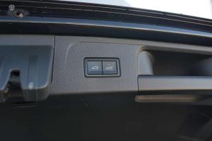 Black Volkswagen Passat 2021 in Vilnius, with an engine capacity of 1.40 L and mileage of 197 thousand km for 16250 €, photo 23 on AUTOMOTO.COM.LV
