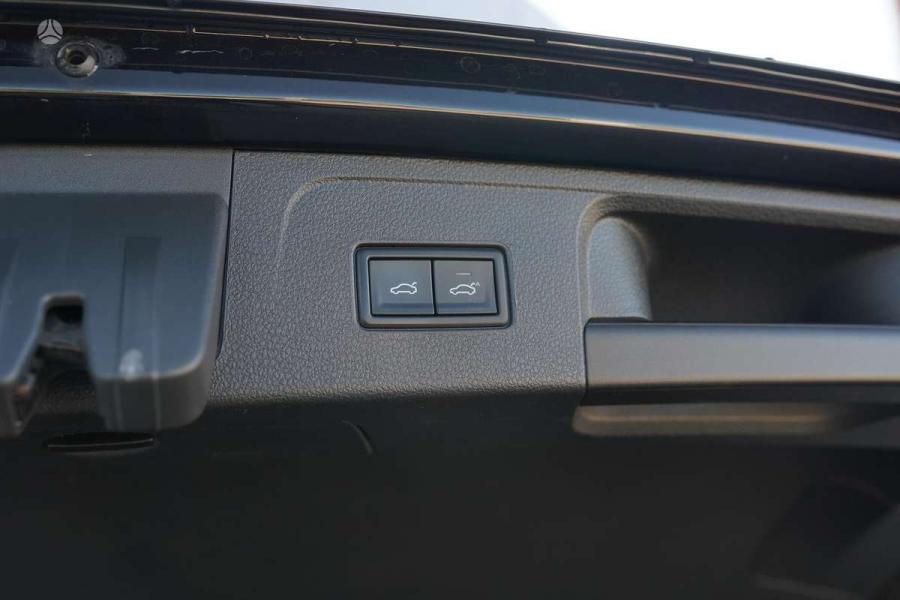 Black Volkswagen Passat 2021 in Vilnius, with an engine capacity of 1.40 L and mileage of 197 thousand km for 16250 €, photo 23 on AUTOMOTO.COM.LV