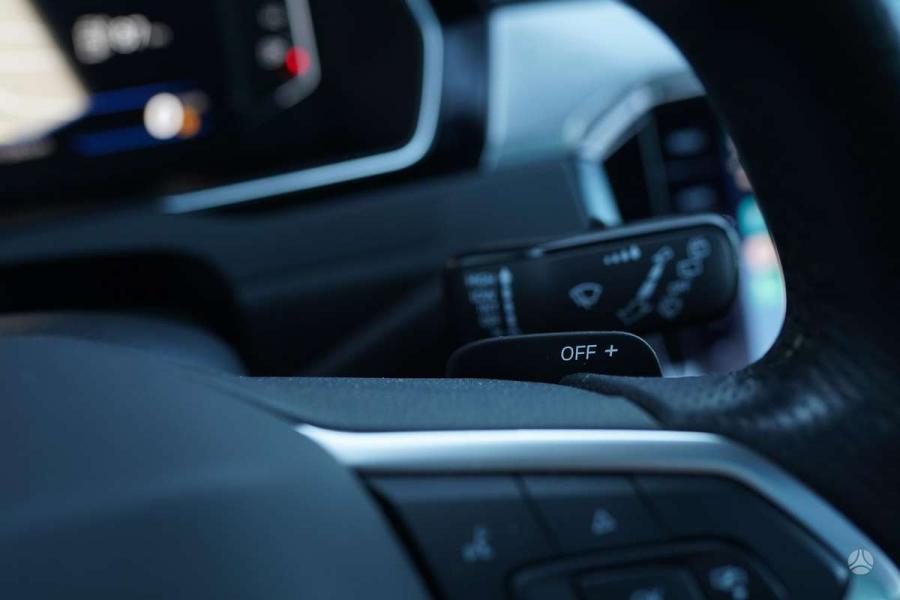 Black Volkswagen Passat 2021 in Vilnius, with an engine capacity of 1.40 L and mileage of 197 thousand km for 16250 €, photo 27 on AUTOMOTO.COM.LV