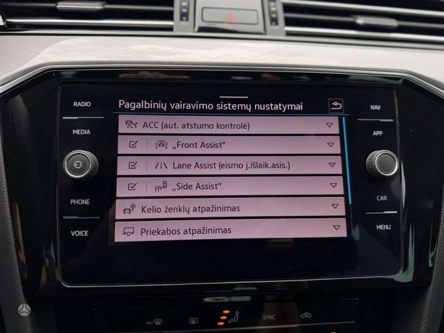 Melns Volkswagen Passat 2021 Kauņa, ar dzinēja tilpumu 1.97 L un nobraukumu 206 tūkst. km par 13600 €, foto 25 vietnē AUTOMOTO.COM.LV