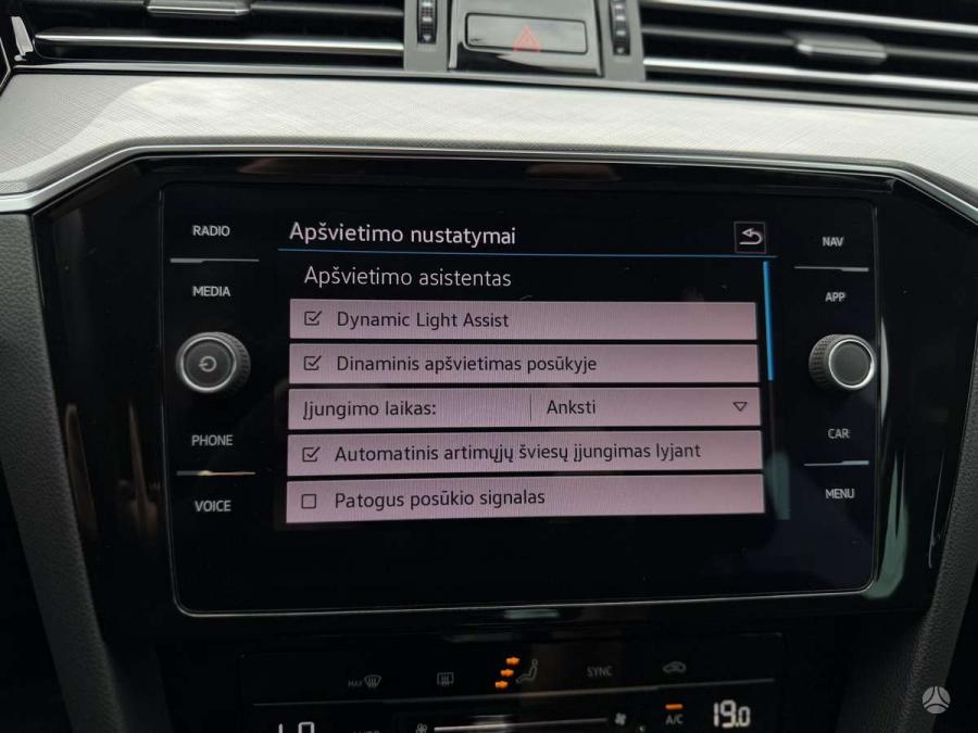 Melns Volkswagen Passat 2021 Kauņa, ar dzinēja tilpumu 1.97 L un nobraukumu 206 tūkst. km par 13600 €, foto 29 vietnē AUTOMOTO.COM.LV