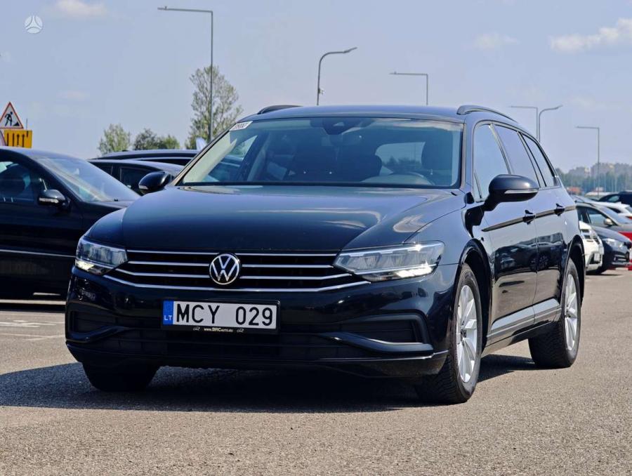 Melns Volkswagen Passat 2021 Viļņa, ar dzinēja tilpumu 1.50 L un nobraukumu 226 tūkst. km par 13300 €, foto 1 vietnē AUTOMOTO.COM.LV