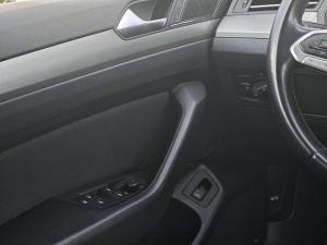 Melns Volkswagen Passat 2021 Viļņa, ar dzinēja tilpumu 1.50 L un nobraukumu 226 tūkst. km par 13300 €, foto 16 vietnē AUTOMOTO.COM.LV