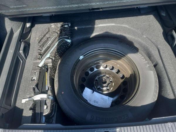 Black Volkswagen Passat 2021 in Panevezys, with an engine capacity of 2.00 L and mileage of 350 thousand km for 10285 €, photo 5 on AUTOMOTO.COM.LV