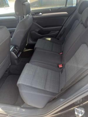 Black Volkswagen Passat 2021 in Panevezys, with an engine capacity of 2.00 L and mileage of 350 thousand km for 10285 €, photo 13 on AUTOMOTO.COM.LV