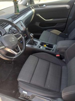 Black Volkswagen Passat 2021 in Panevezys, with an engine capacity of 2.00 L and mileage of 350 thousand km for 10285 €, photo 14 on AUTOMOTO.COM.LV