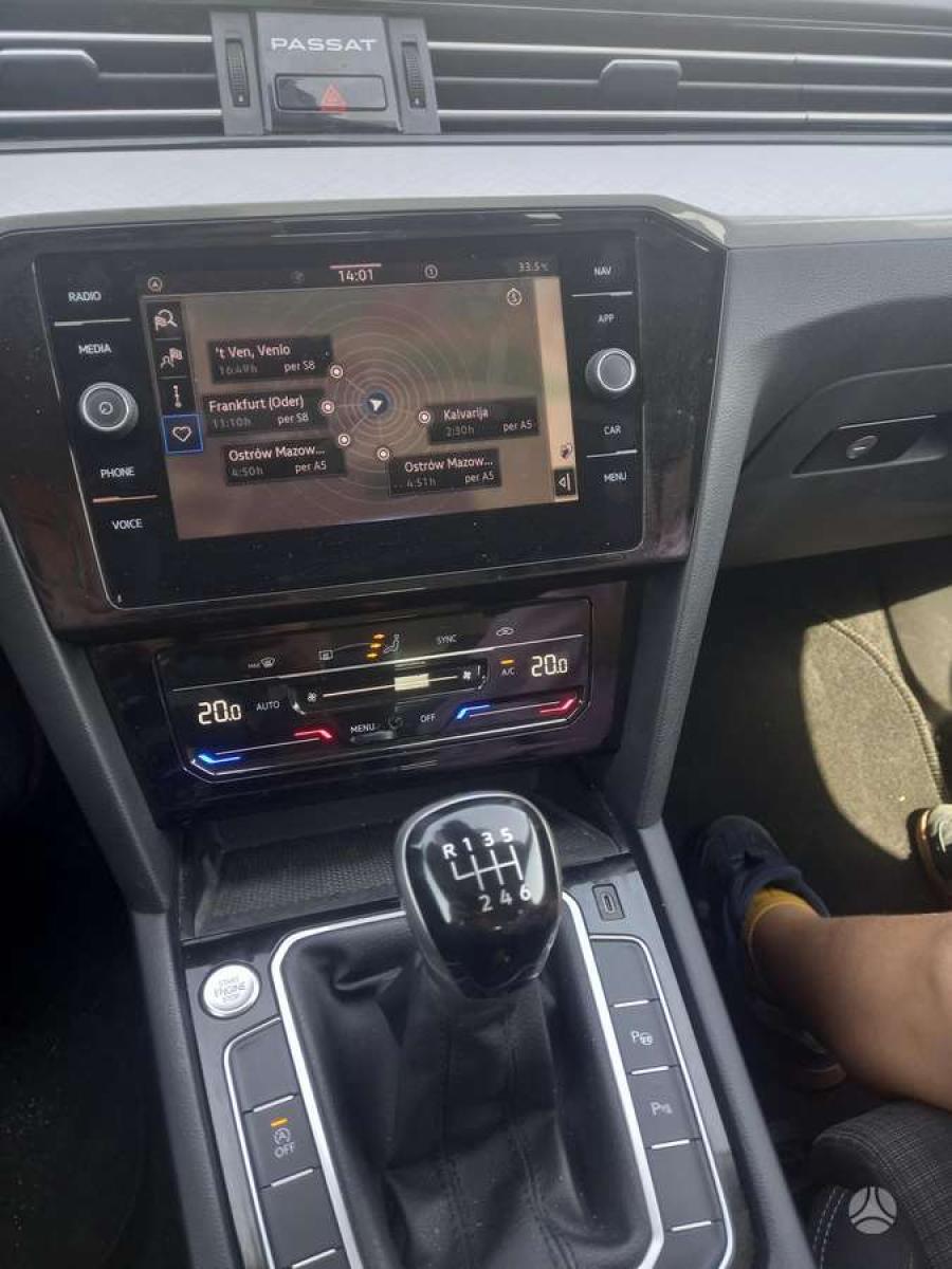 Black Volkswagen Passat 2021 in Panevezys, with an engine capacity of 2.00 L and mileage of 350 thousand km for 10285 €, photo 15 on AUTOMOTO.COM.LV