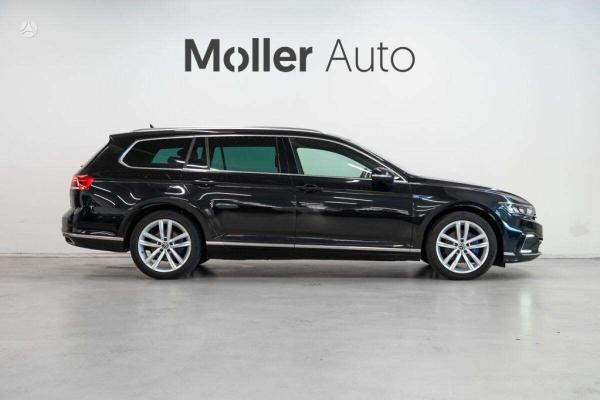 Black Volkswagen Passat 2021 in Vilnius, with an engine capacity of 1.40 L and mileage of 146 thousand km for 18100 €, photo 4 on AUTOMOTO.COM.LV