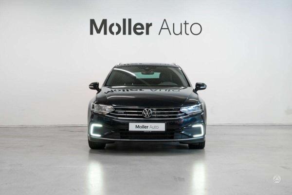 Black Volkswagen Passat 2021 in Vilnius, with an engine capacity of 1.40 L and mileage of 146 thousand km for 18100 €, photo 5 on AUTOMOTO.COM.LV