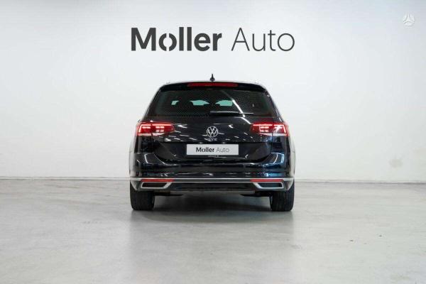 Black Volkswagen Passat 2021 in Vilnius, with an engine capacity of 1.40 L and mileage of 146 thousand km for 18100 €, photo 6 on AUTOMOTO.COM.LV