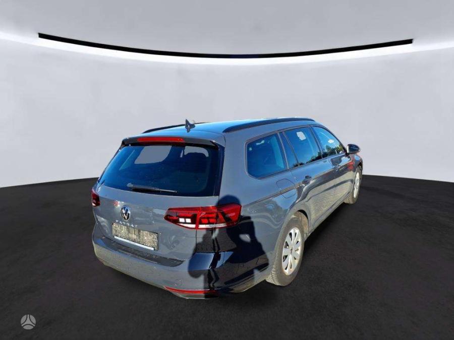 Black Volkswagen Passat 2021 in Vilnius, with an engine capacity of 1.97 L and mileage of 148 thousand km for 15800 €, photo 4 on AUTOMOTO.COM.LV