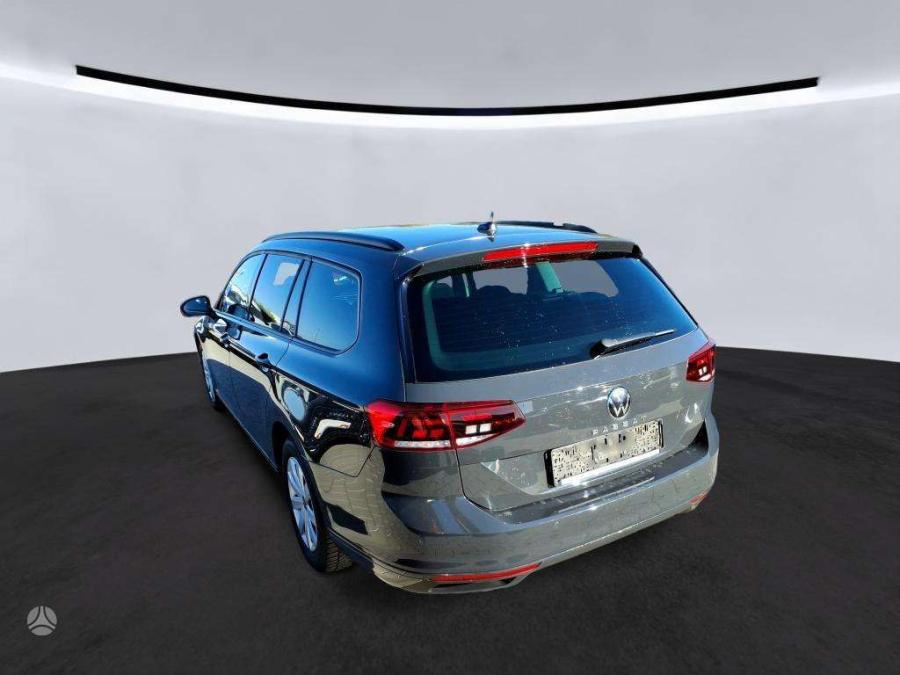 Black Volkswagen Passat 2021 in Vilnius, with an engine capacity of 1.97 L and mileage of 148 thousand km for 15800 €, photo 5 on AUTOMOTO.COM.LV