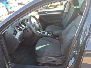 Black Volkswagen Passat 2021 in Vilnius, with an engine capacity of 1.97 L and mileage of 148 thousand km for 15800 €, photo 6 on AUTOMOTO.COM.LV