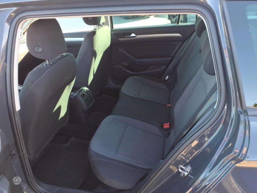 Black Volkswagen Passat 2021 in Vilnius, with an engine capacity of 1.97 L and mileage of 148 thousand km for 15800 €, photo 7 on AUTOMOTO.COM.LV