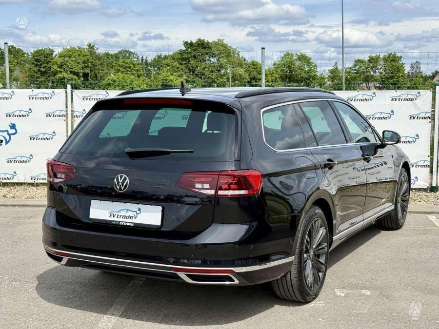 Black Volkswagen Passat 2021 in Vilnius, with an engine capacity of 1.40 L and mileage of 163 thousand km for 17700 €, photo 3 on AUTOMOTO.COM.LV