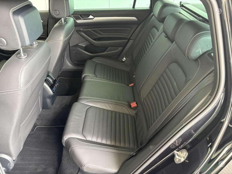 Black Volkswagen Passat 2021 in Vilnius, with an engine capacity of 1.40 L and mileage of 163 thousand km for 17700 €, photo 21 on AUTOMOTO.COM.LV