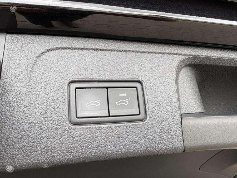 Black Volkswagen Passat 2021 in Vilnius, with an engine capacity of 1.40 L and mileage of 163 thousand km for 17700 €, photo 24 on AUTOMOTO.COM.LV