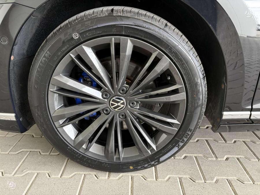 Black Volkswagen Passat 2021 in Vilnius, with an engine capacity of 1.40 L and mileage of 163 thousand km for 17700 €, photo 29 on AUTOMOTO.COM.LV