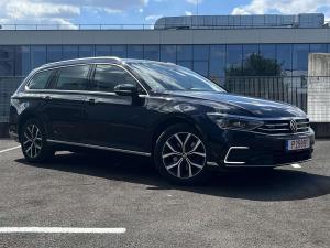 Melns Volkswagen Passat 2021 Viļņa, ar dzinēja tilpumu 1.40 L un nobraukumu 182 tūkst. km par 14900 €, foto  vietnē AUTOMOTO.COM.LV