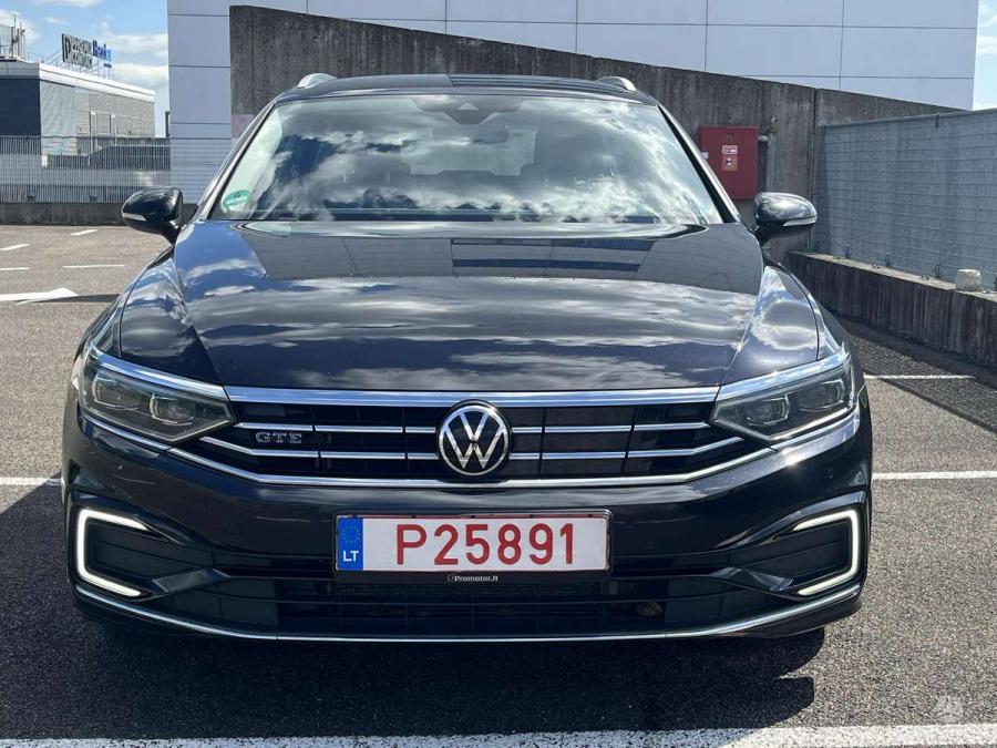 Melns Volkswagen Passat 2021 Viļņa, ar dzinēja tilpumu 1.40 L un nobraukumu 182 tūkst. km par 14900 €, foto 4 vietnē AUTOMOTO.COM.LV