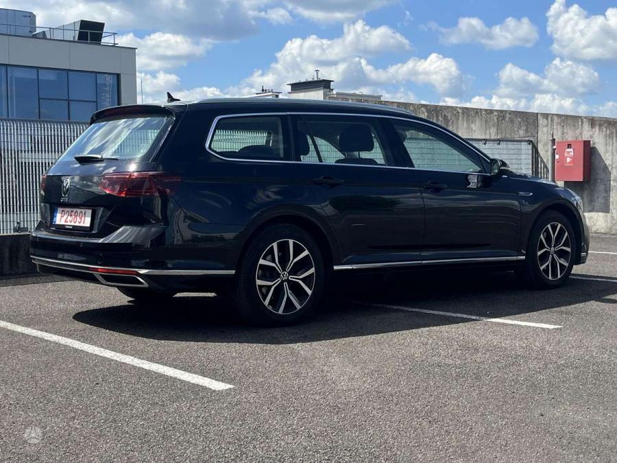 Melns Volkswagen Passat 2021 Viļņa, ar dzinēja tilpumu 1.40 L un nobraukumu 182 tūkst. km par 14900 €, foto 8 vietnē AUTOMOTO.COM.LV
