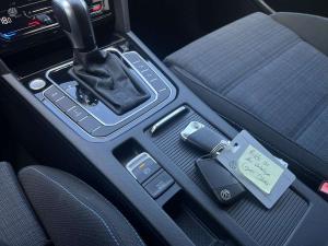 Melns Volkswagen Passat 2021 Viļņa, ar dzinēja tilpumu 1.40 L un nobraukumu 182 tūkst. km par 14900 €, foto 21 vietnē AUTOMOTO.COM.LV