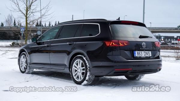 Black Volkswagen Passat 2022 in Tallinn, with an engine capacity of 2.00 L and mileage of 162 thousand km for 21800 €, photo 4 on AUTOMOTO.COM.LV