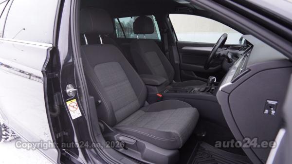 Black Volkswagen Passat 2022 in Tallinn, with an engine capacity of 2.00 L and mileage of 162 thousand km for 21800 €, photo 6 on AUTOMOTO.COM.LV