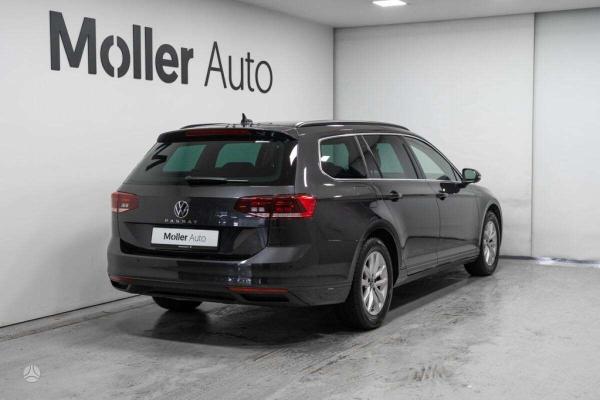 Melns Volkswagen Passat 2022 Viļņa, ar dzinēja tilpumu 1.50 L un nobraukumu 128 tūkst. km par 19900 €, foto 4 vietnē AUTOMOTO.COM.LV