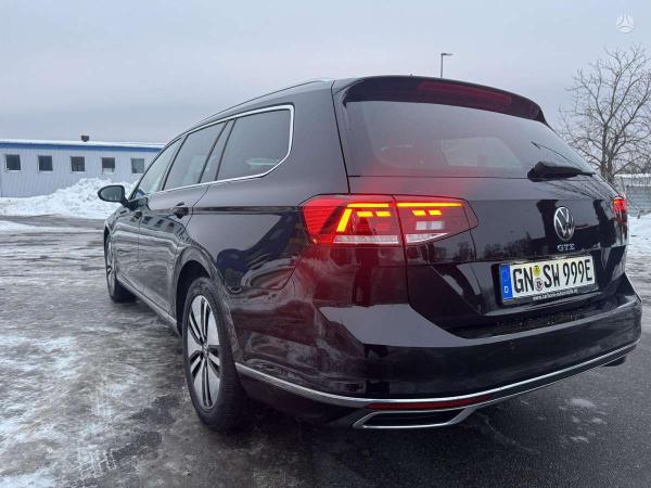Black Volkswagen Passat 2022 in Klaipeda, with an engine capacity of 1.40 L and mileage of 170 thousand km for 16350 €, photo 5 on AUTOMOTO.COM.LV