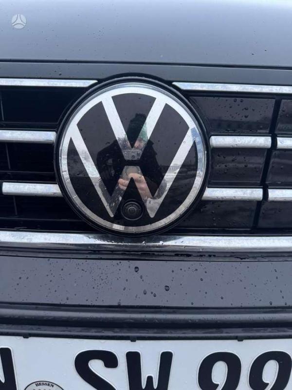 Black Volkswagen Passat 2022 in Klaipeda, with an engine capacity of 1.40 L and mileage of 170 thousand km for 16350 €, photo 6 on AUTOMOTO.COM.LV