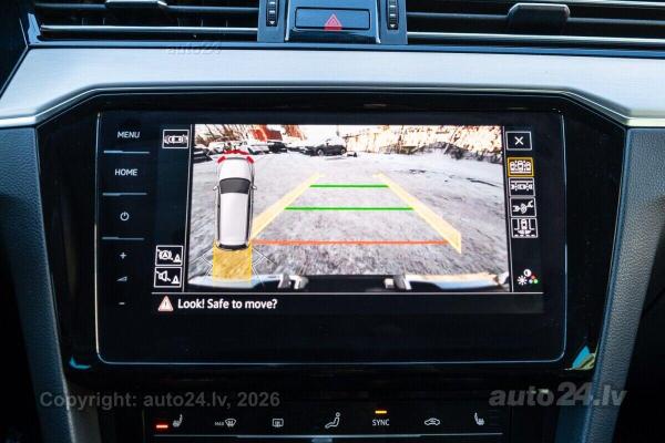 Black Volkswagen Passat 2022 in Riga, with an engine capacity of 2.00 L and mileage of 114 thousand km for 25569 €, photo 11 on AUTOMOTO.COM.LV