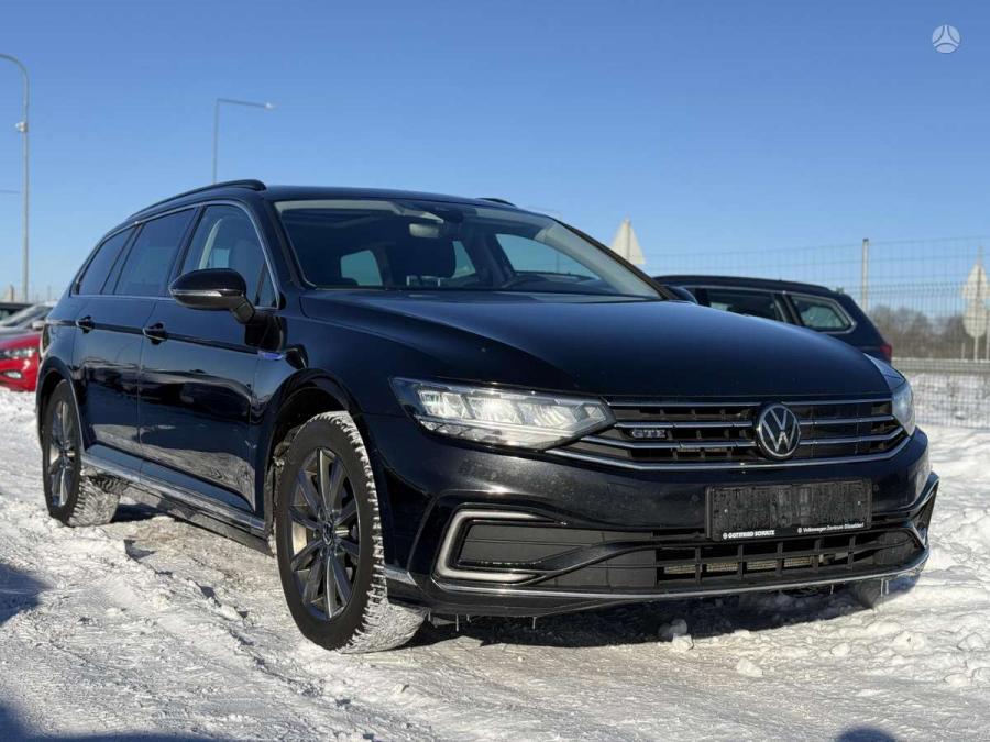 Black Volkswagen Passat 2022 in Vilnius, with an engine capacity of 1.40 L and mileage of 188 thousand km for 15900 €, photo 8 on AUTOMOTO.COM.LV