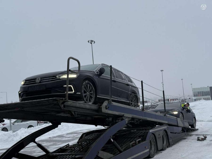 Black Volkswagen Passat 2022 in Vilnius, with an engine capacity of 1.40 L and mileage of 188 thousand km for 15900 €, photo 37 on AUTOMOTO.COM.LV