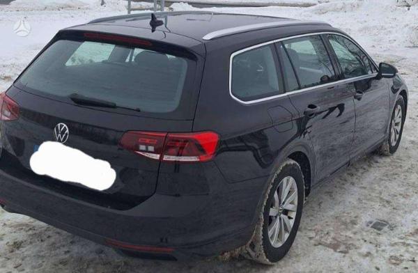 Black Volkswagen Passat 2022 in Panevezys, with an engine capacity of 1.97 L and mileage of 215 thousand km for 11000 €, photo 4 on AUTOMOTO.COM.LV