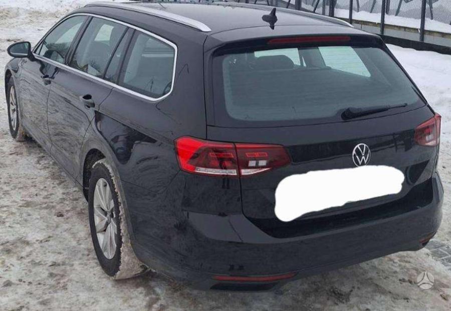 Black Volkswagen Passat 2022 in Panevezys, with an engine capacity of 1.97 L and mileage of 215 thousand km for 11000 €, photo 5 on AUTOMOTO.COM.LV