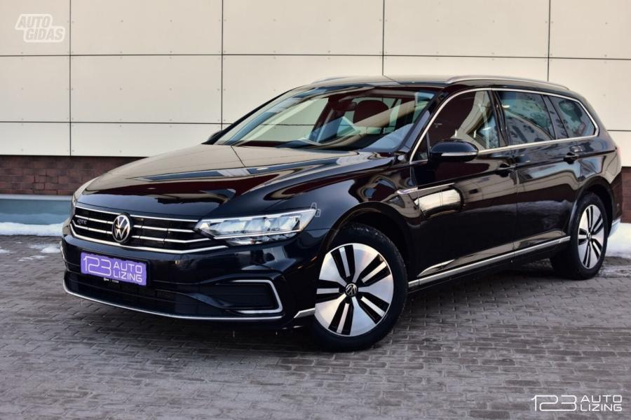 Melns Volkswagen Passat 2022 Kretinga, ar dzinēja tilpumu 1.40 L un nobraukumu 170 tūkst. km par 15850 €, foto 1 vietnē AUTOMOTO.COM.LV