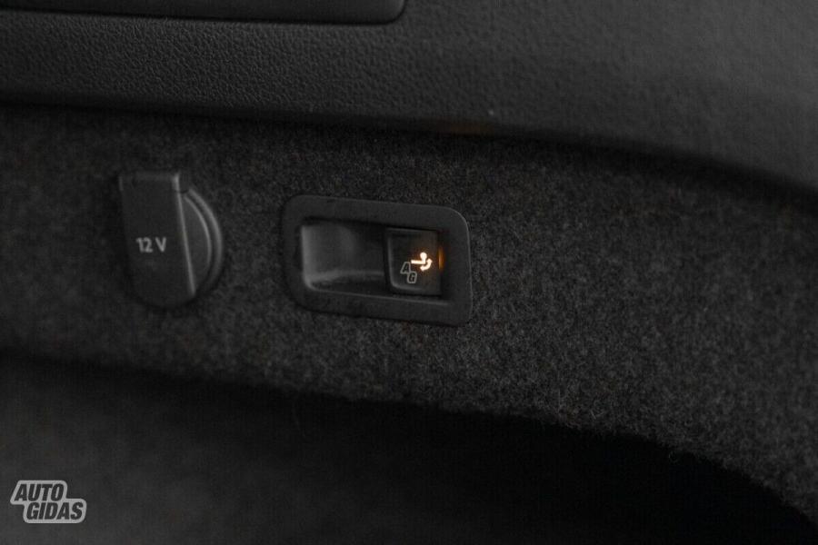 Black Volkswagen Passat 2022 in Vilnius, with an engine capacity of 2.00 L and mileage of 102 thousand km for 25550 €, photo 23 on AUTOMOTO.COM.LV