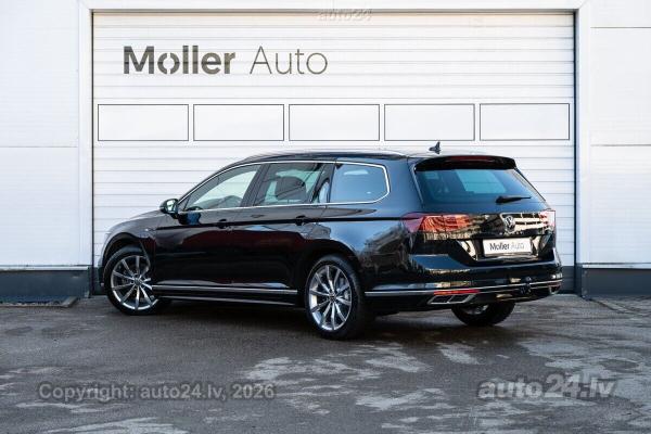 Melns Volkswagen Passat 2022 Rīga, ar dzinēja tilpumu 2.00 L un nobraukumu 156 tūkst. km par 24543 €, foto 4 vietnē AUTOMOTO.COM.LV