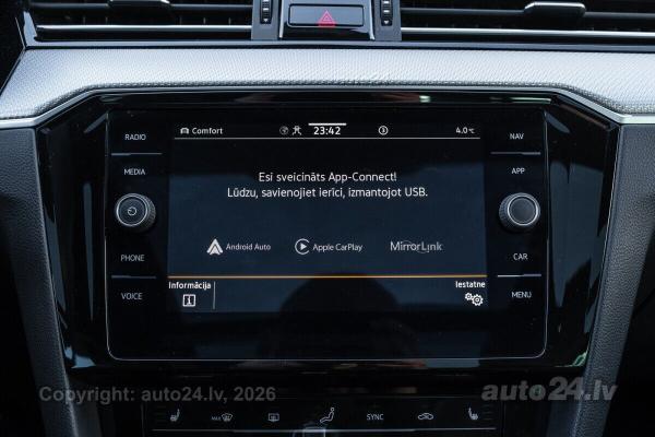 Black Volkswagen Passat 2022 in Riga, with an engine capacity of 2.00 L and mileage of 156 thousand km for 24543 €, photo 11 on AUTOMOTO.COM.LV