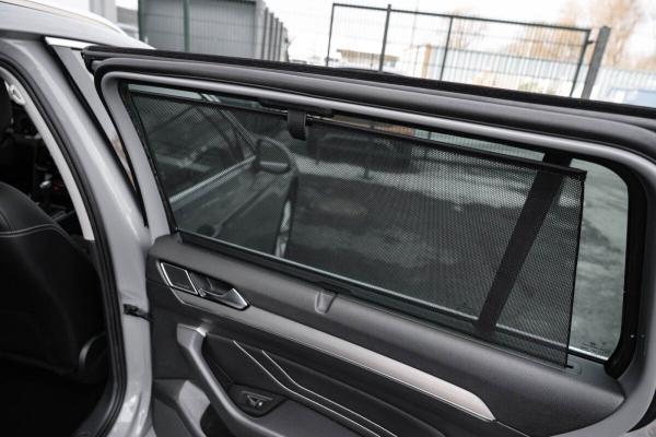 Black Volkswagen Passat 2022 in Riga, with an engine capacity of 2.00 L and mileage of 140 thousand km for 22900 €, photo 11 on AUTOMOTO.COM.LV